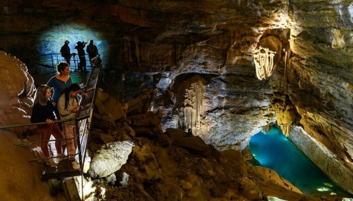 GROTTE DE TRABUC - Des Cévennes au Mont Lozère, Office du Tourisme